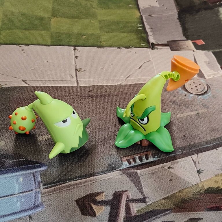Игрушки Plants vs. Zombies: Оригинальный Горошилька, Трон, Метеорный молот, Ангельский фрукт, Киви, Орхидея-железный