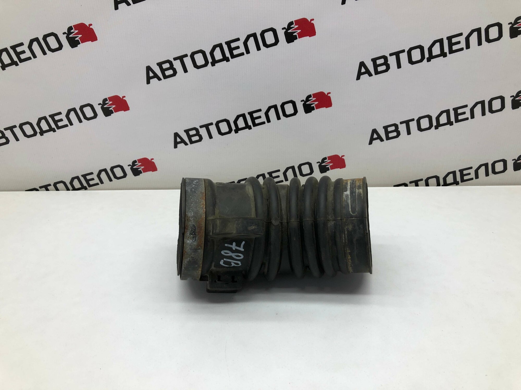 Патрубок воздушный Mazda 6 L83713221