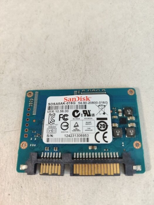 Внутренний жесткий диск SATA Sandisk 16gb SDSA5AK-016G 54-90-20800-016G