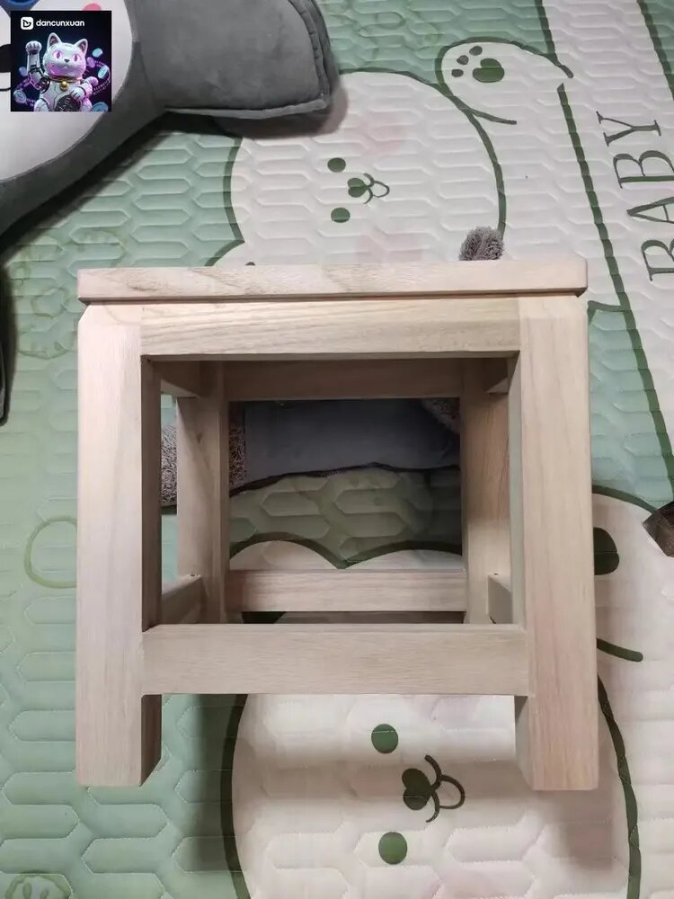 Табурет маленький деревянный из массива березы, 1 шт, 30x30x30 см, коричневый — фото 1