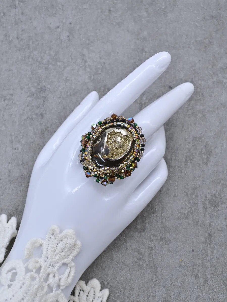 Кольцо, кристалл, бисер, кристаллы Swarovski, шпинель синтетическая