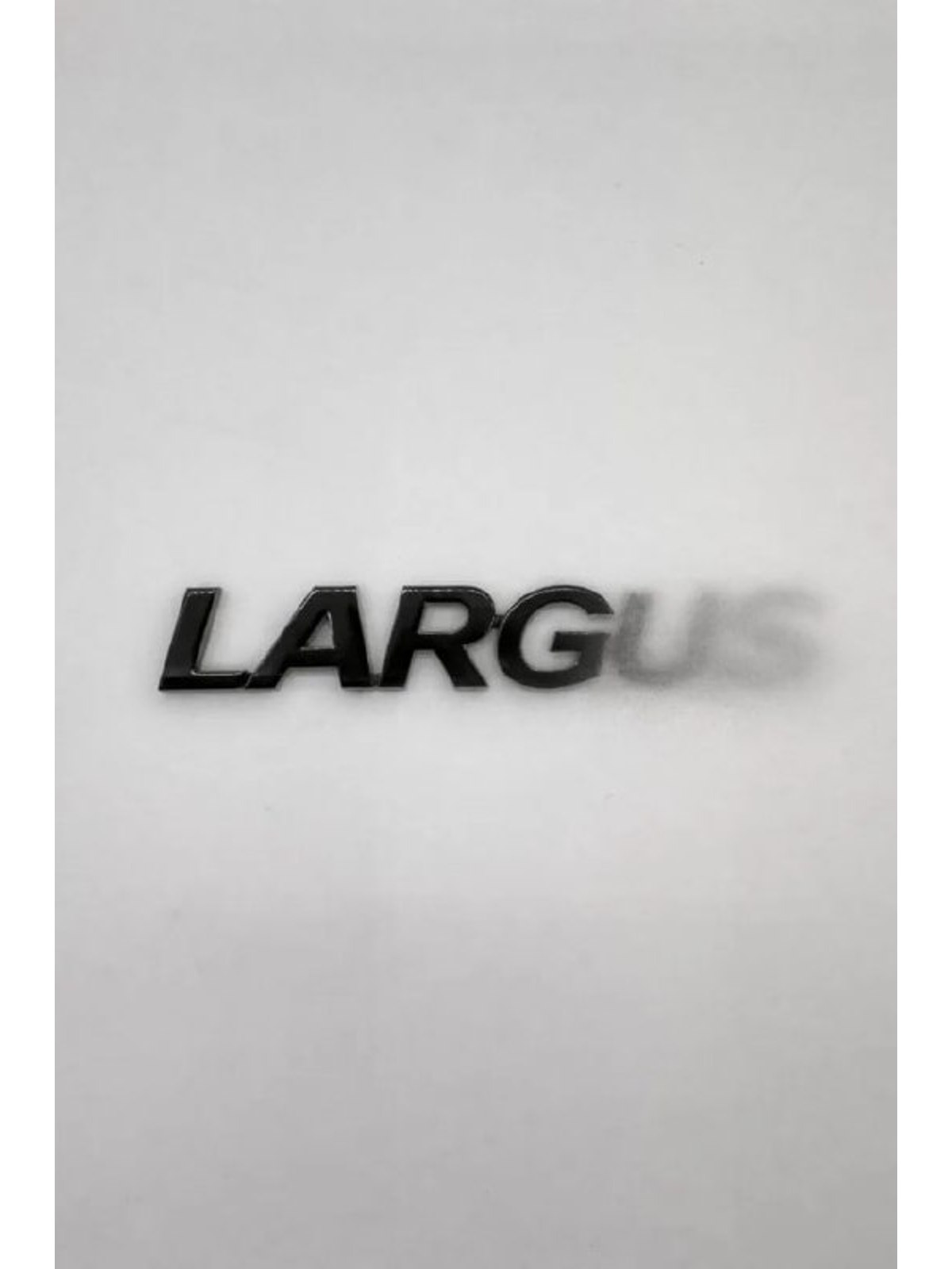 Эмблема Lada Largus (Лада Ларгус) на крышку багажника, шильдик, чёрный глянец