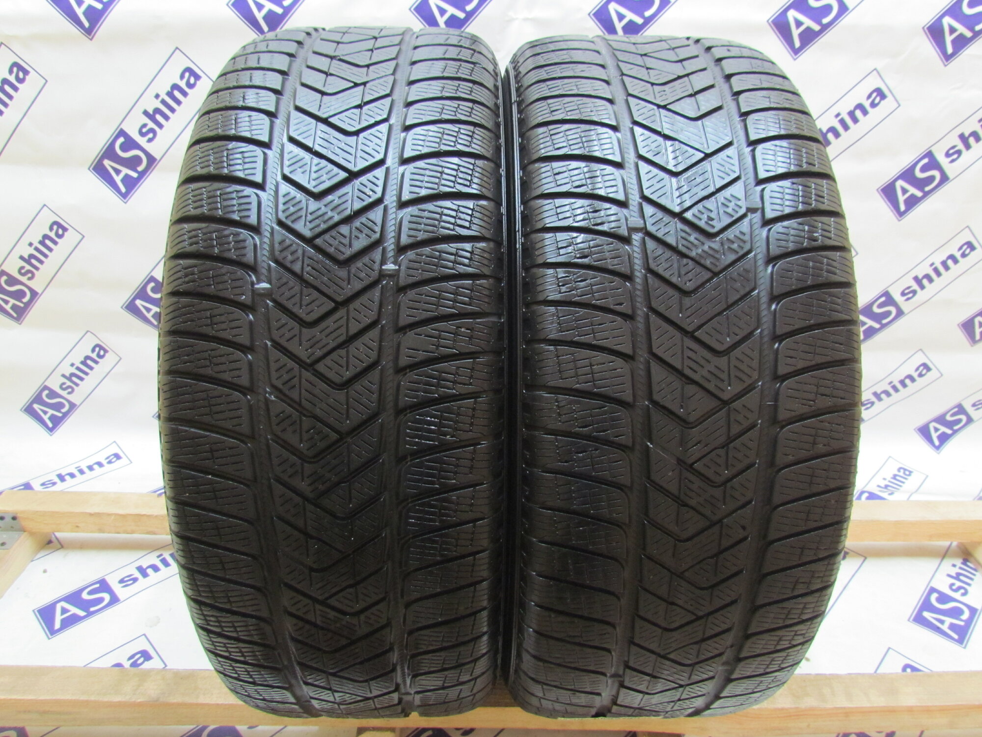 Комплект (2 шт) Pirelli Scorpion Winter 255 55 R19 зимние БУ шины 10-20% износ , артикул 0015326