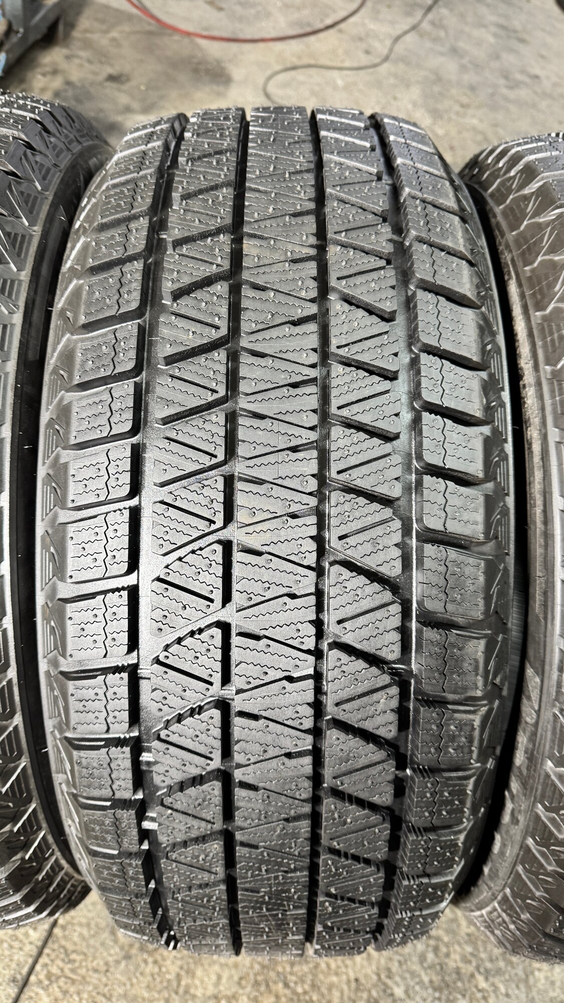 Bridgestone Blizzak DM-V3 285/50 R20 116T