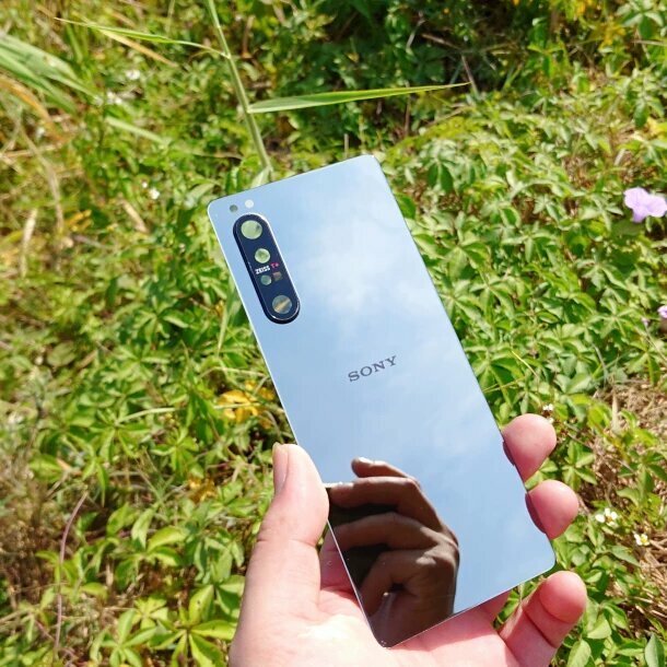 Задняя крышка Sony Xperia X1 II зеркально-серебристая с рамкой и линзой новая партия