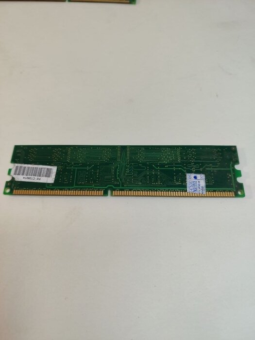 Оперативная память DDR1 256Mb PC3200 Samsung M368L3223HUS-CCC