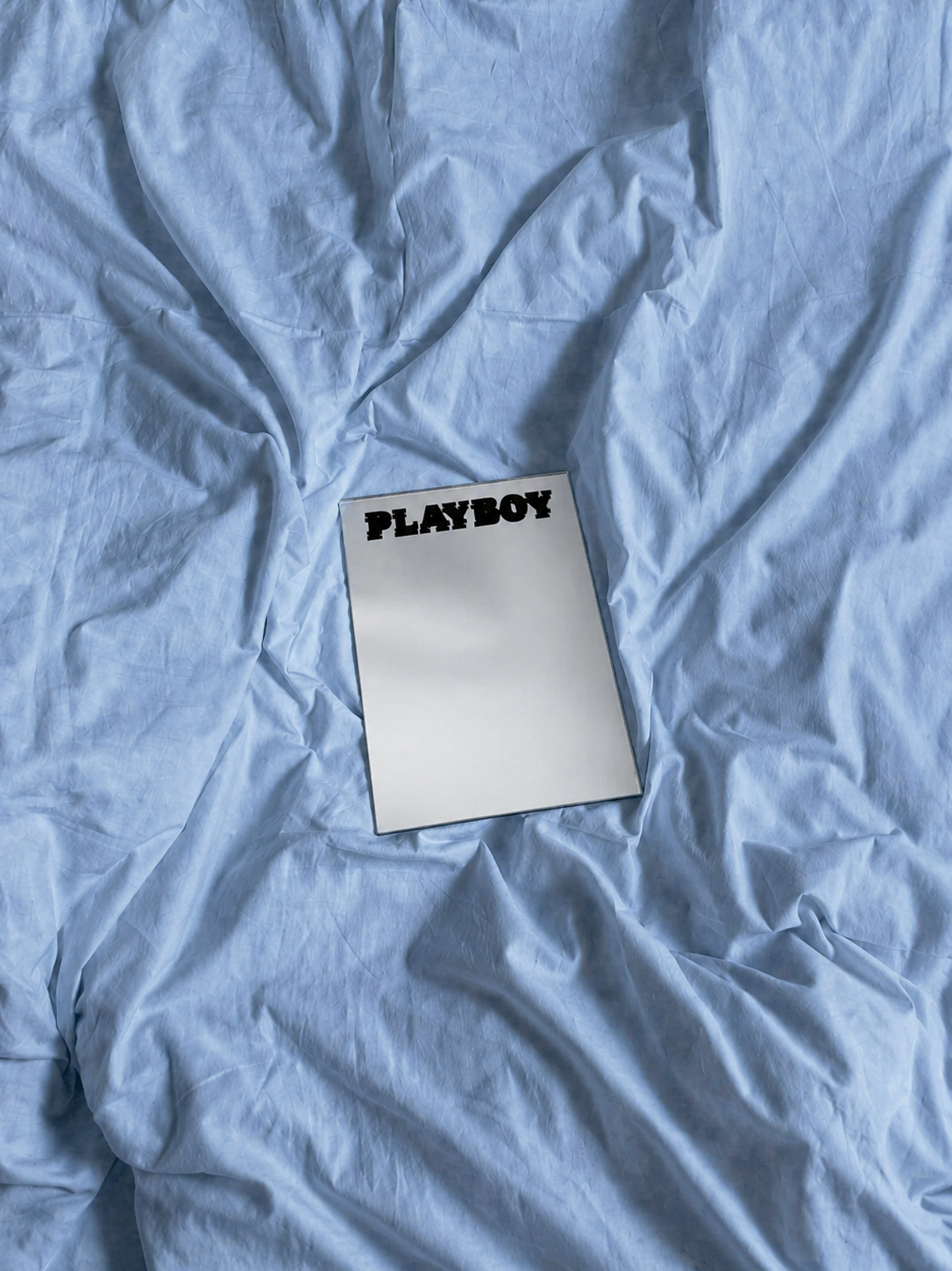 Интерьерное зеркало PLAYBOY, формат А4, настенное крепление, бренд Zrcatko