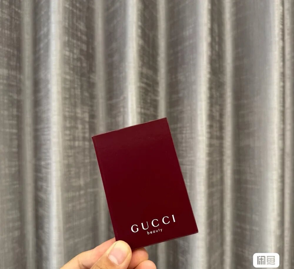 Gucci Зеркало гримерное, 1 шт