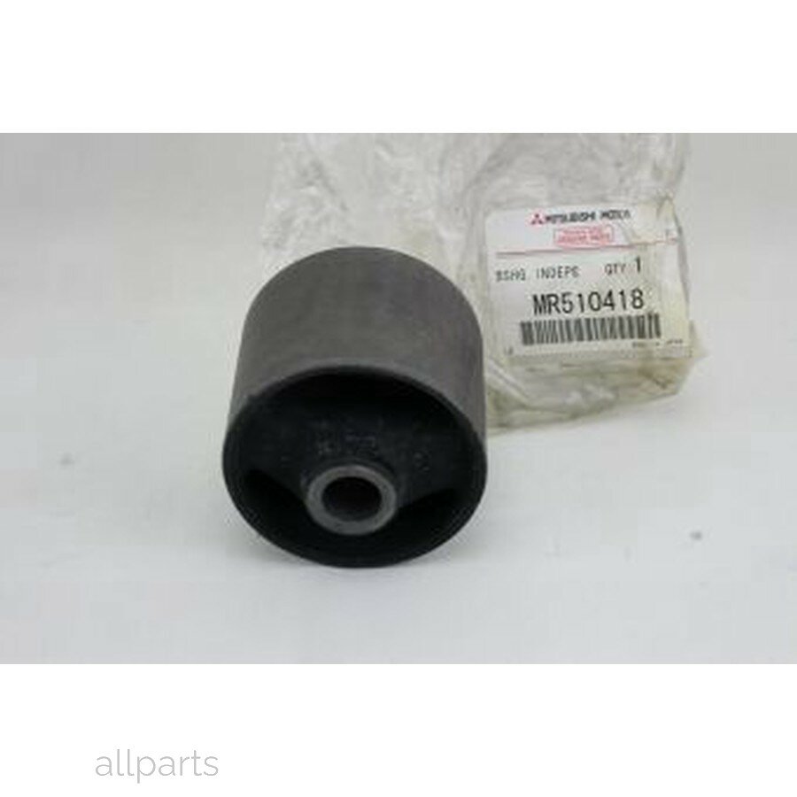 MITSUBISHI 'MR510418 сайлентблок заднего продольного рычага PAJ'IV(V97W)