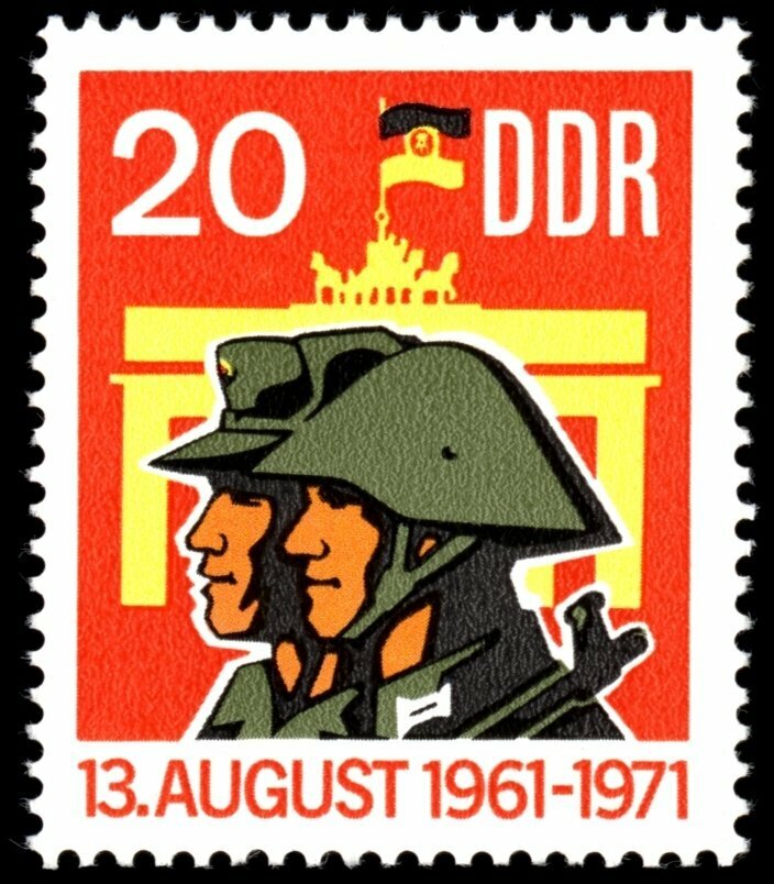 (1971-063) Марка Германия (ГДР) "Солдаты" Берлинская стена 10 лет III