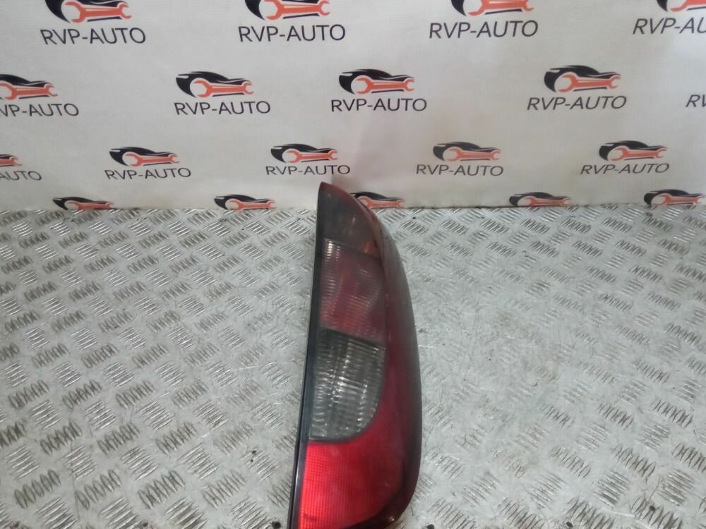 Фонарь задний правый Opel Corsa C 2000-2003