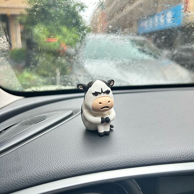 Украшение автомобиля для коров на пастбищах