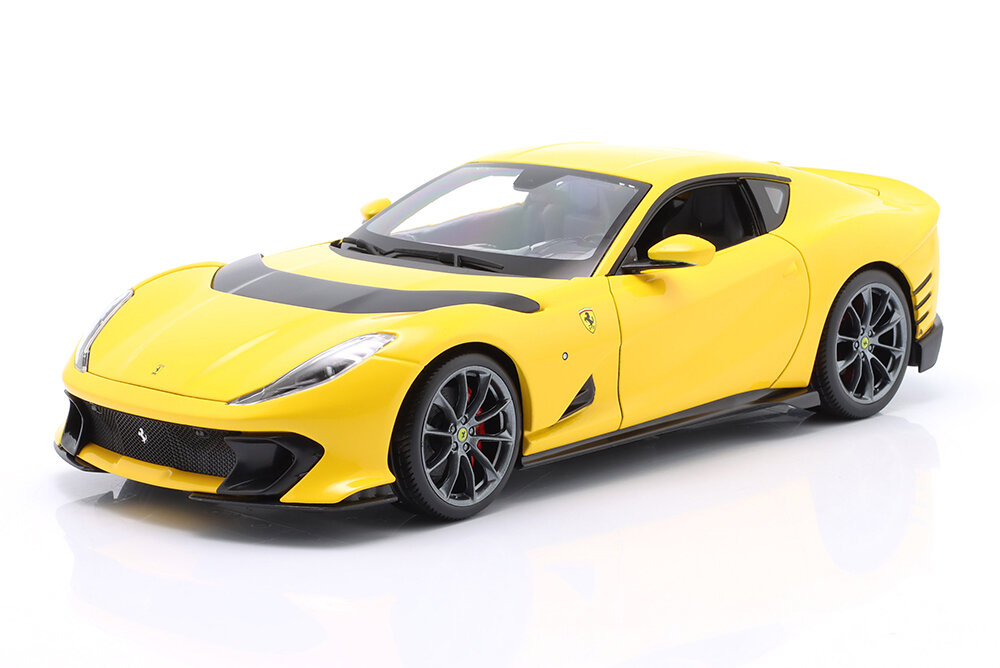 Модель коллекционная BBURAGO Ferrari 812 competizione 2021 yellow