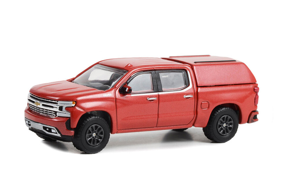 Модель коллекционная Chevrolet silverado ltd high country camper shell 2022 cherry red tintcoat (длина модели 6-10 см)