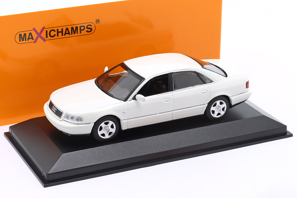 Модель коллекционная MAXICHAMPS Audi A8 1999 white / ауди А8 белый — фото 1