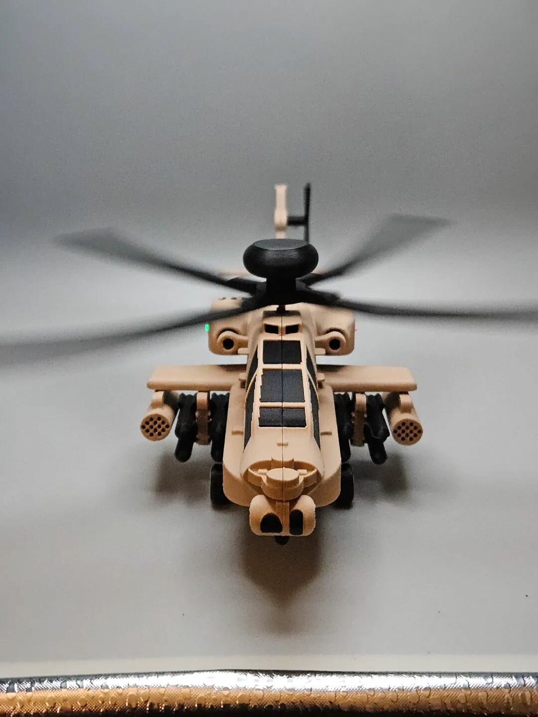 Вертолёт AH-64 Апач сборная модель
