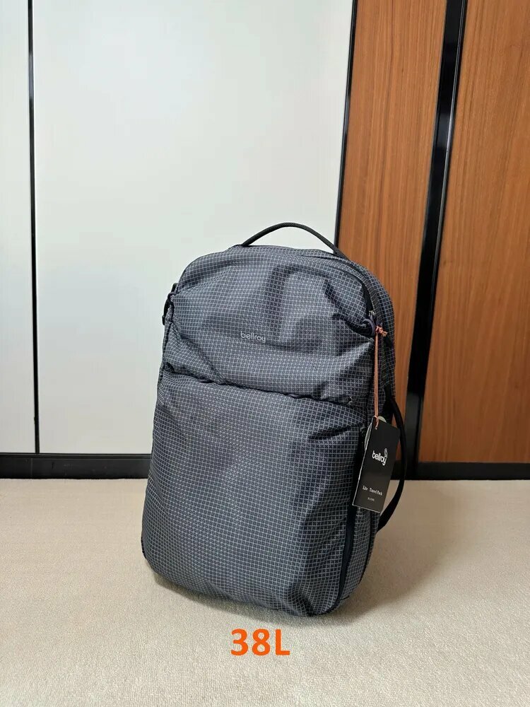 Bellroy Рюкзак Ёмкость: 38 LРазмеры: 55×35×16cmМатериал: водоотталкивающий нейлонИзвестный рюкзак — фото 1