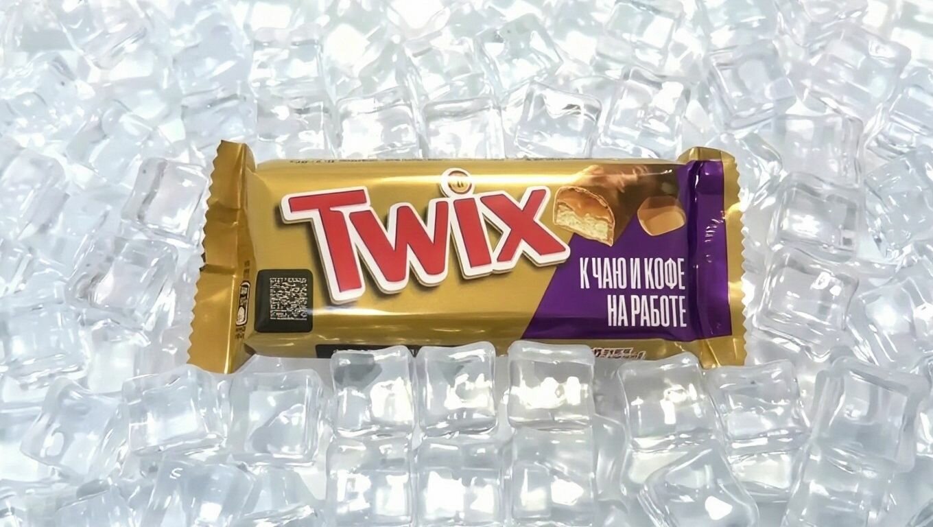 Шоколадный батончик Twix с карамелью и печеньем 55 гр, 1 шт