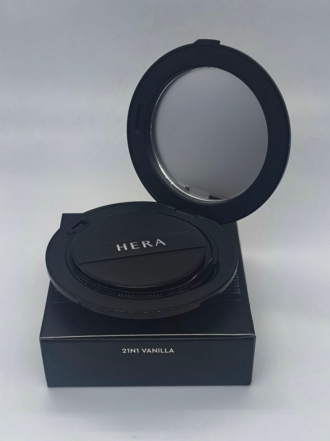 HERA Люкс Пудра Кушон Black Cushion Mesh Powder 21N1 10г