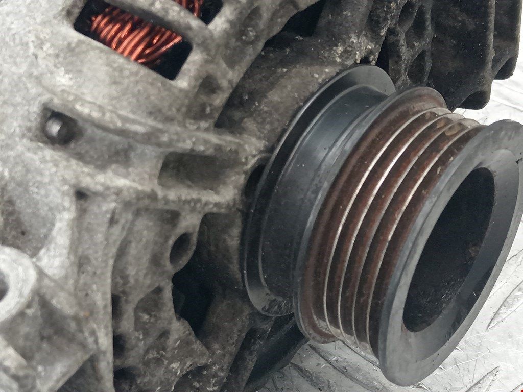 Генератор / 2006053 0124425004 93190828 для Opel Vectra C (с пробегом)