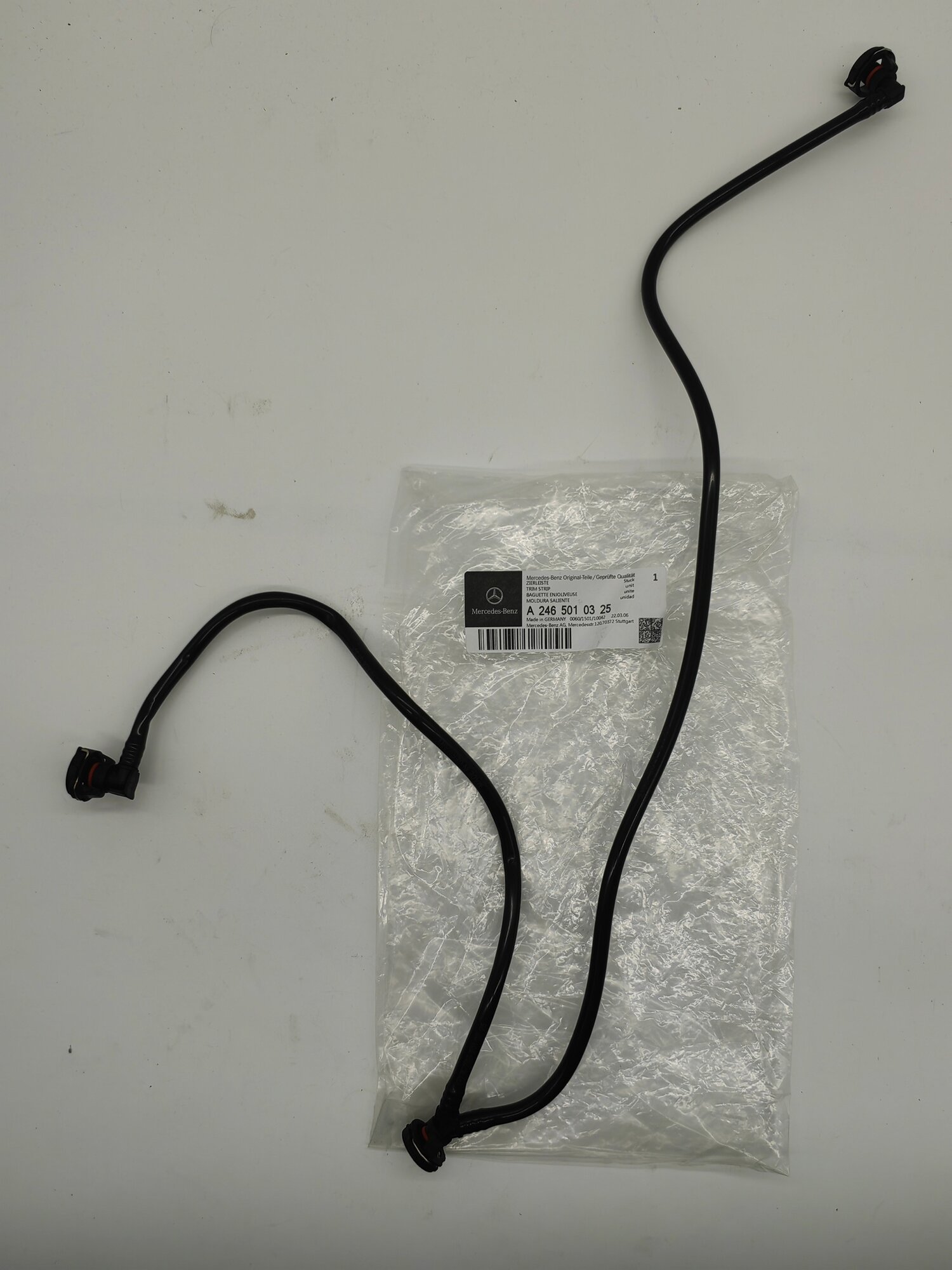 Mercedes-Benz Трубка вентеляционная Mercedes арт. A2465010325