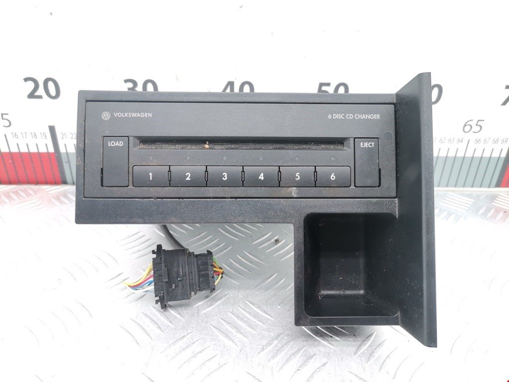 Чейнджер компакт дисков / 1839021 1T0035110A 1T0035110A для Volkswagen Touran 1 (с пробегом)
