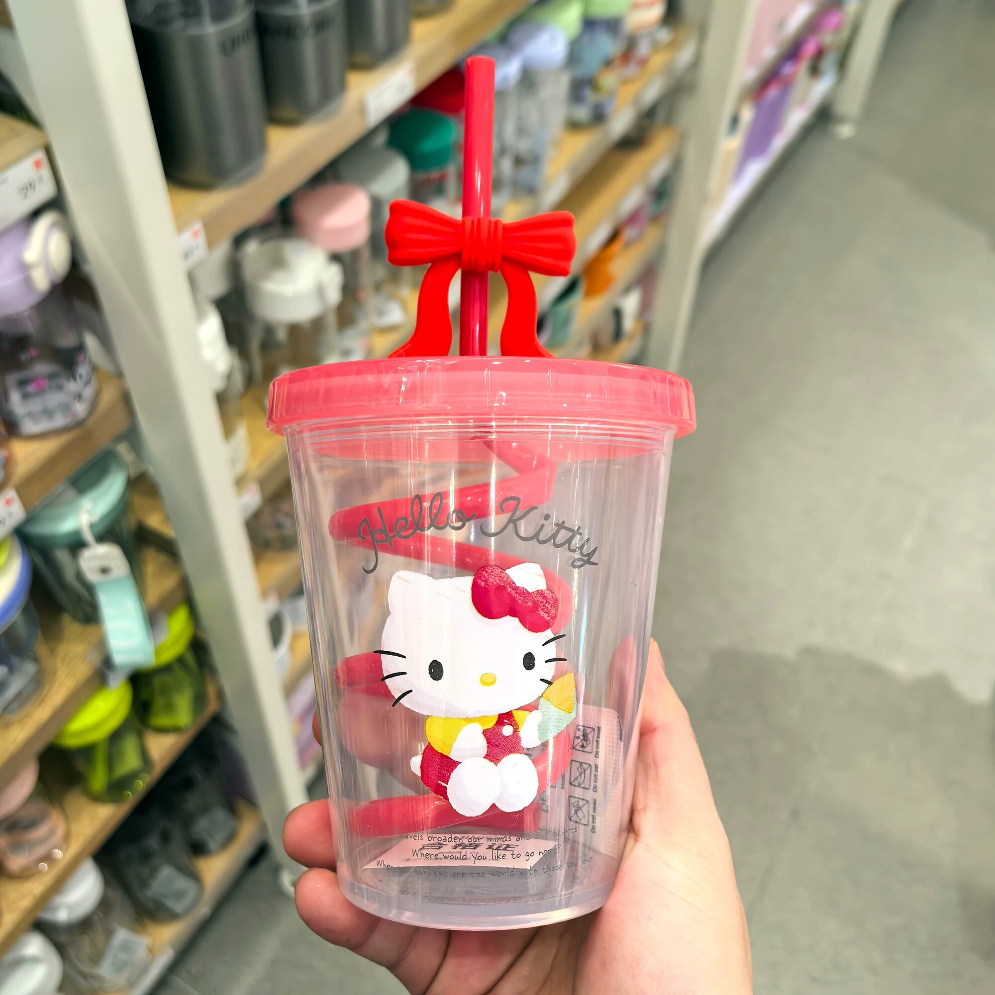 MINISO Sanrio Global Lifestyle Collection Series: Стакан с соломинкой и бантом, 520 мл Поильник с носиком в виде банта