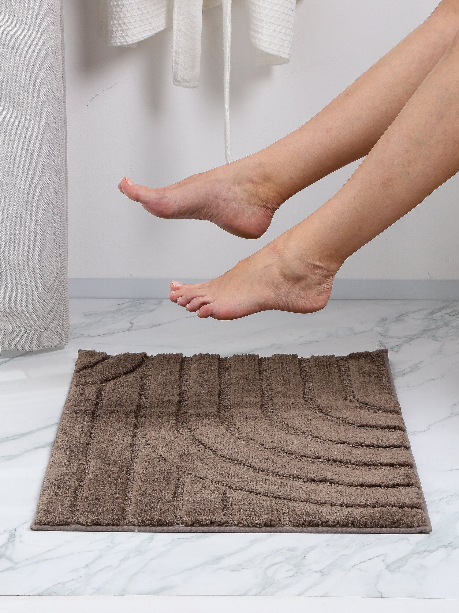 Коврик для ванной Silvano Линии 50х80 см, цвет кофе, влаговпитывающий полиэстер на резиновой основе