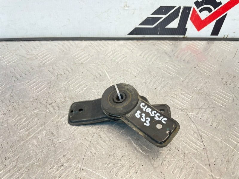 Б/У крепление радиатора Nissan Almera Classic 2011 B10 QG16DE nцена за пару 68844 NISSAN арт. 2152195F0A, 2152195F0B