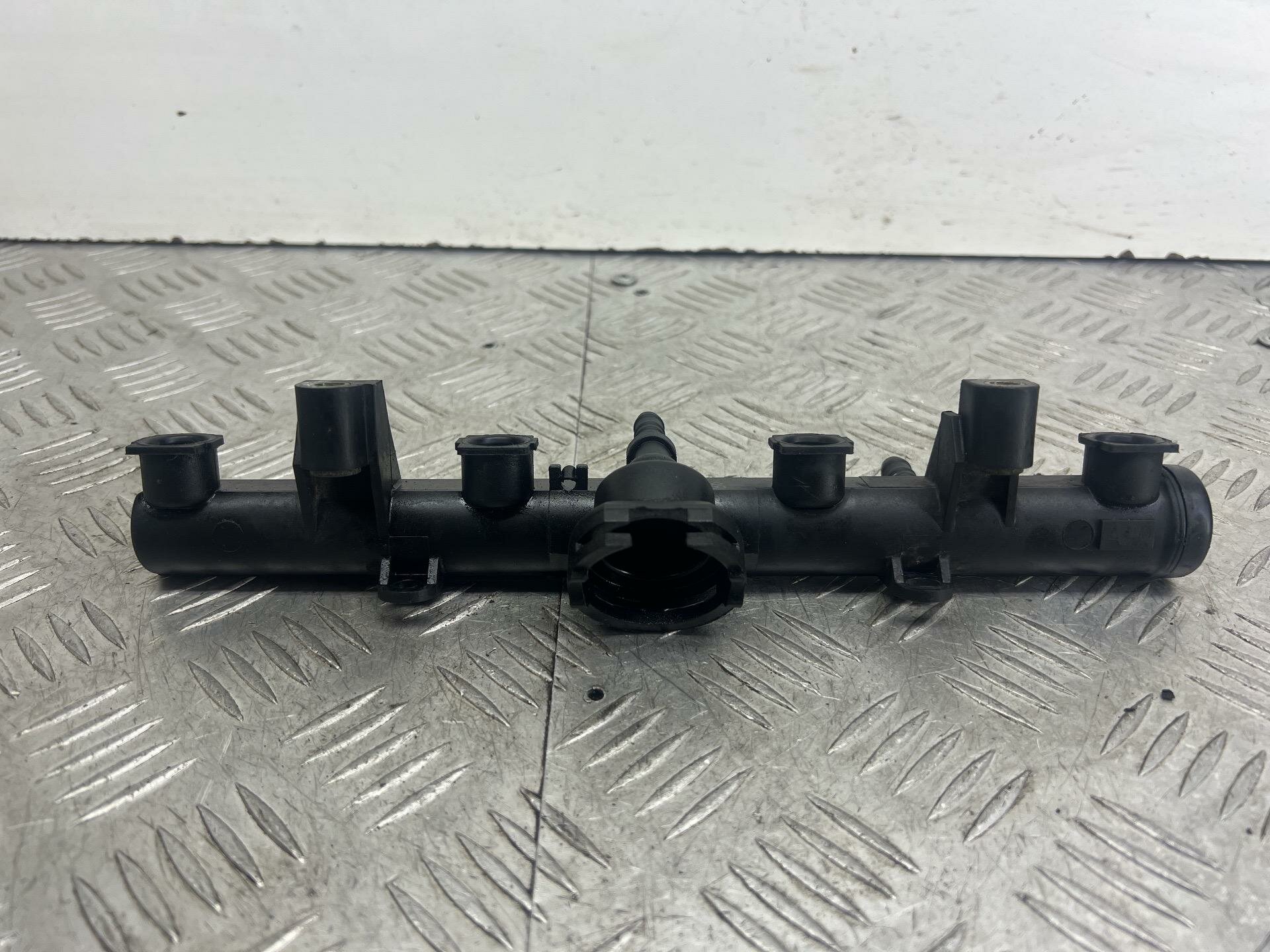 Топливная рампа Volkswagen Lupo 1 (1998 - 2005) 030133319AA