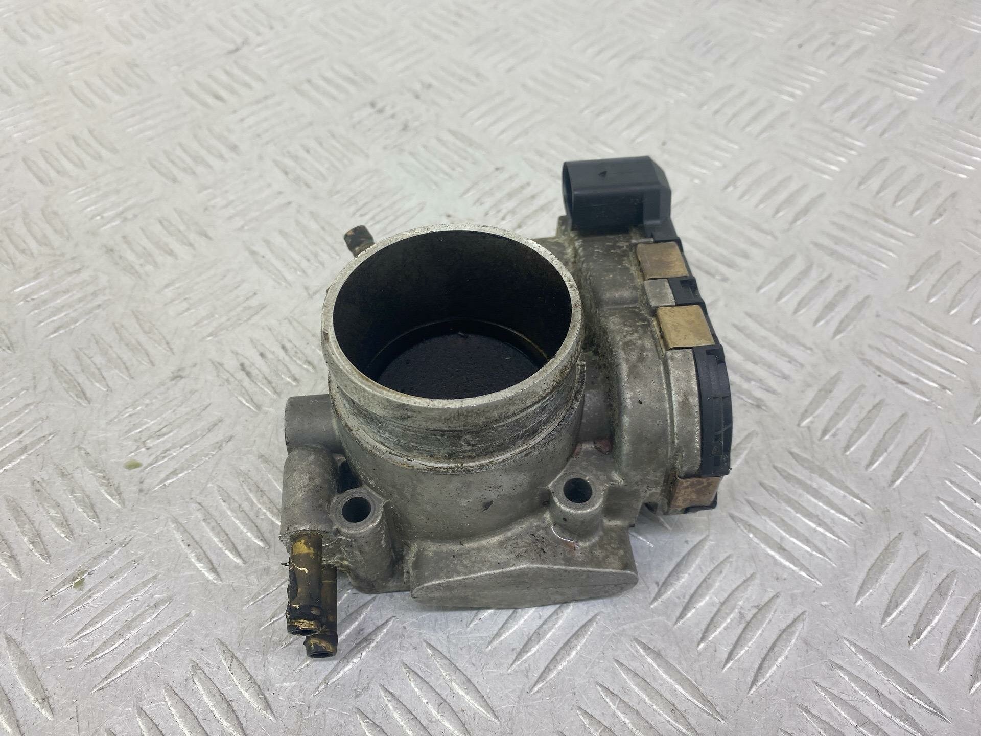 Дроссельная заслонка Volkswagen Passat B5 1999 0280750034