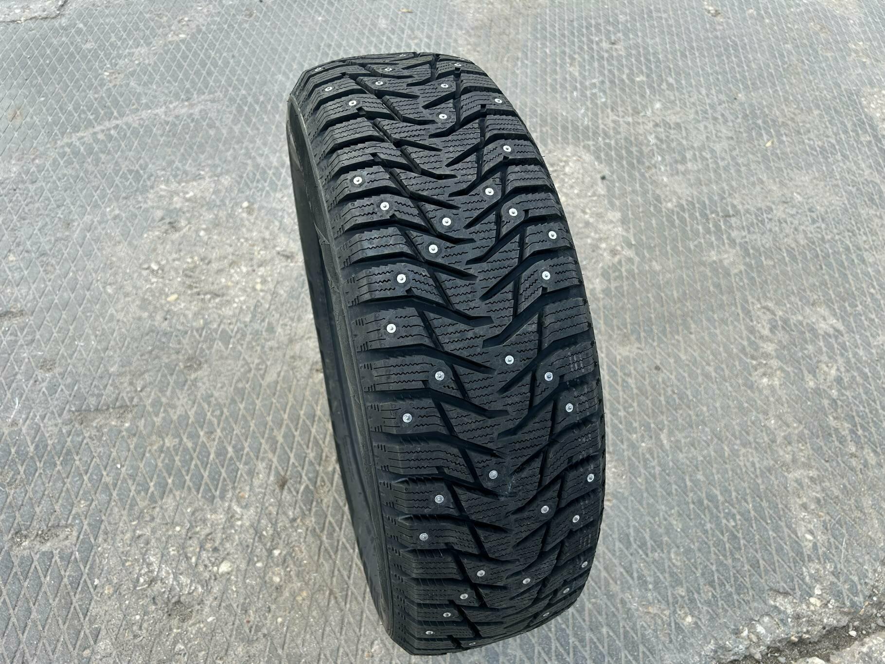 Шины Sailun Ice Blazer WST3 195/65 R15 95T БУ Зимние шипованные Износ 1% арт.52759