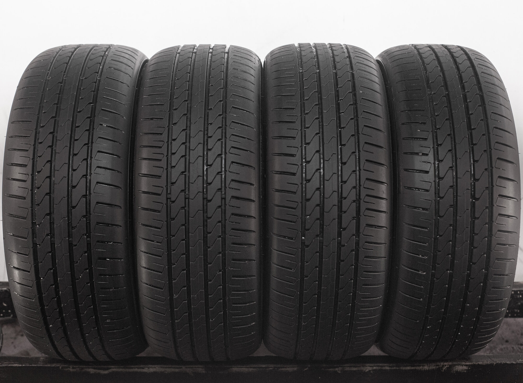 Cooper Evolution CTT 235/50 R19 99V — фото 1