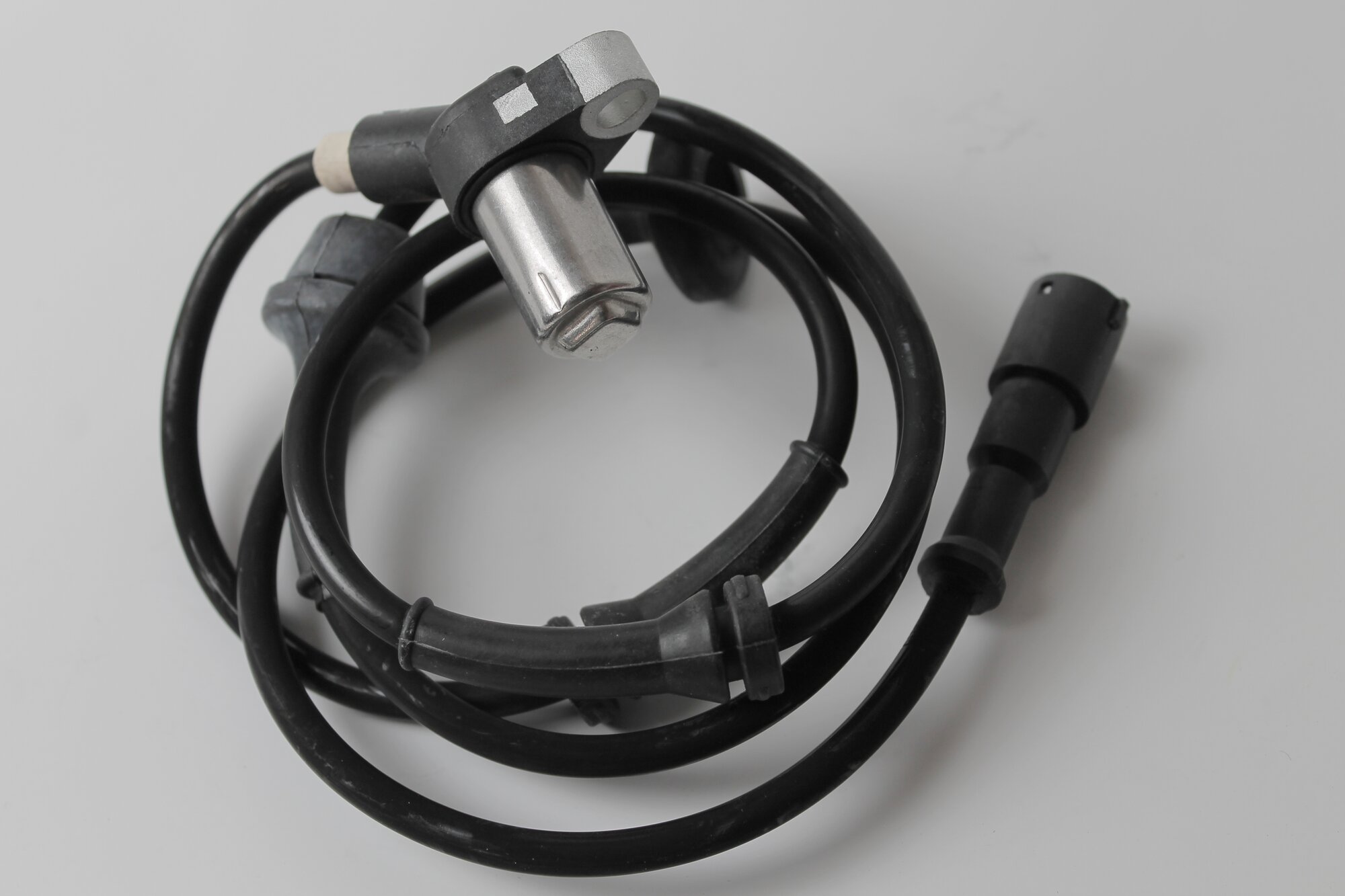 Датчик ABS передний L/R VOLKSWAGEN Passat B3/B4, Golf 2 SEAT