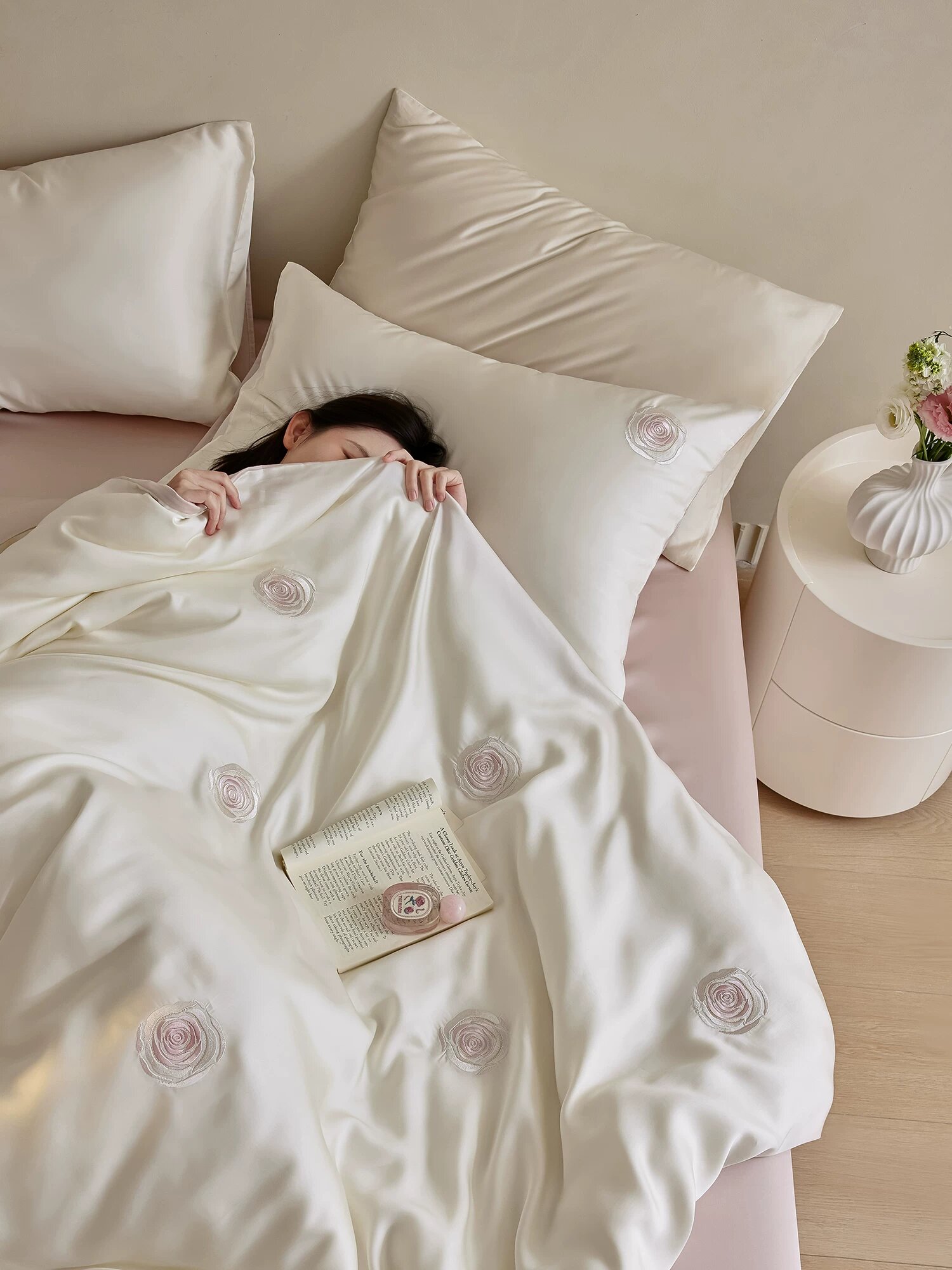 Комплект постельного белья Camellia из 4 предметов (60 нитей, тенсель Lenzing, Австрия), весенне-летний, охлаждающий,