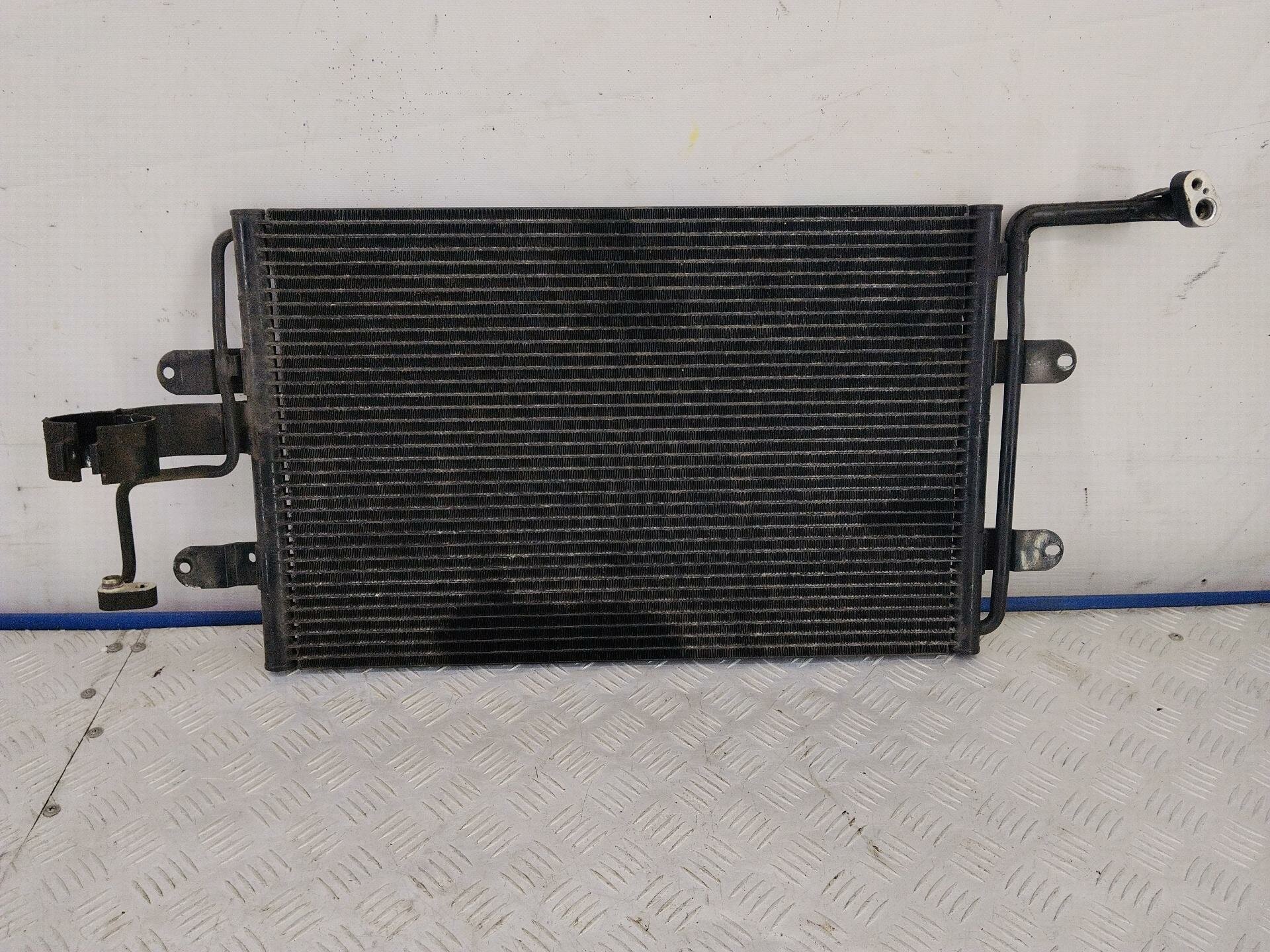 Радиатор кондиционера Volkswagen Golf 4 1999 1J0820411D