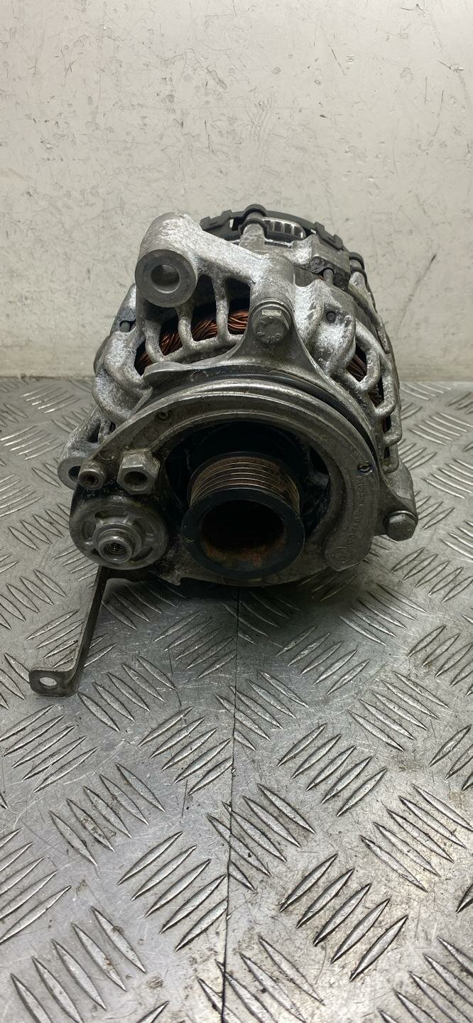 Генератор для BMW 7 G11/G12 3.0 OEM 8571358