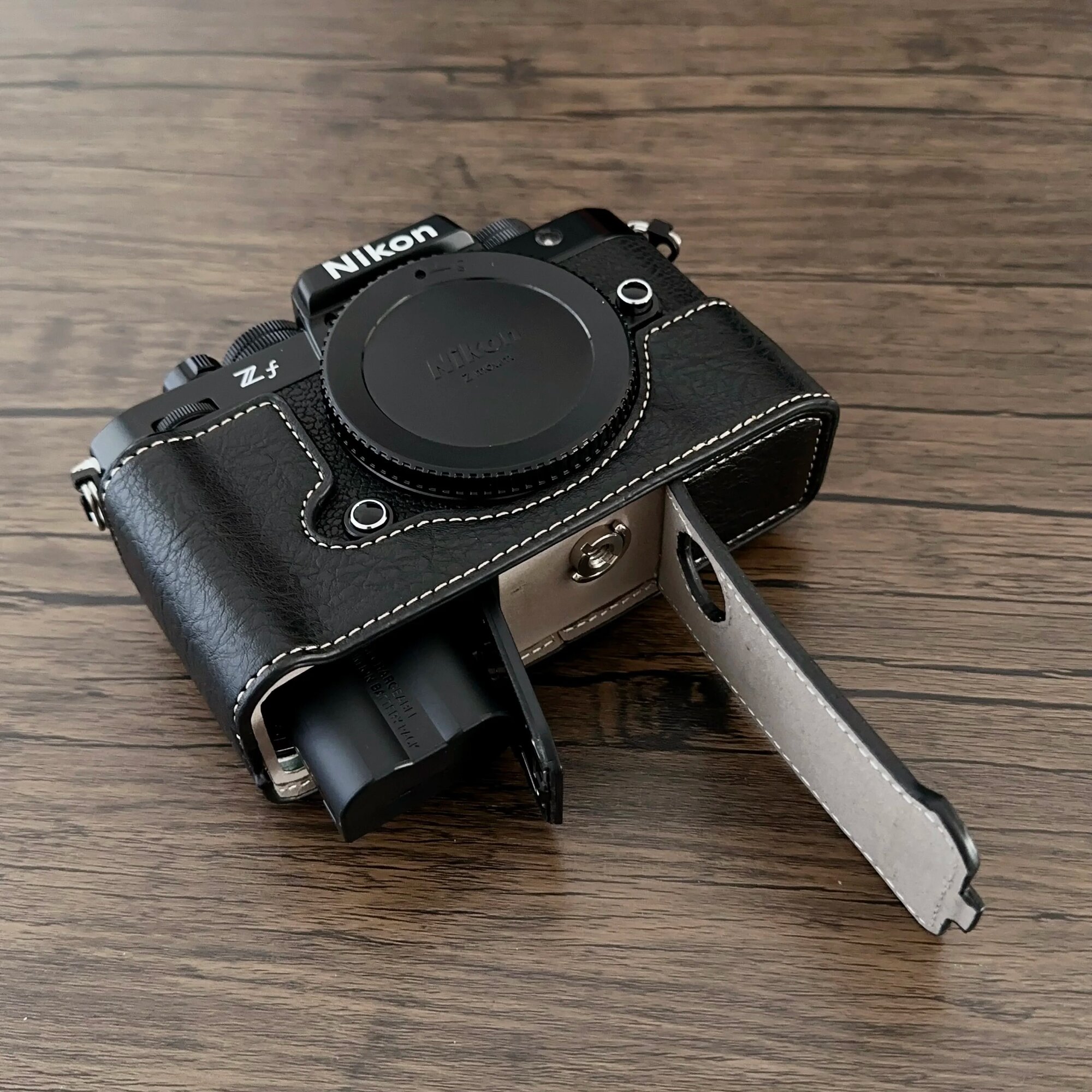 Женская сумка для фотоаппарата Nikon ZF, задняя крышка с ремешком