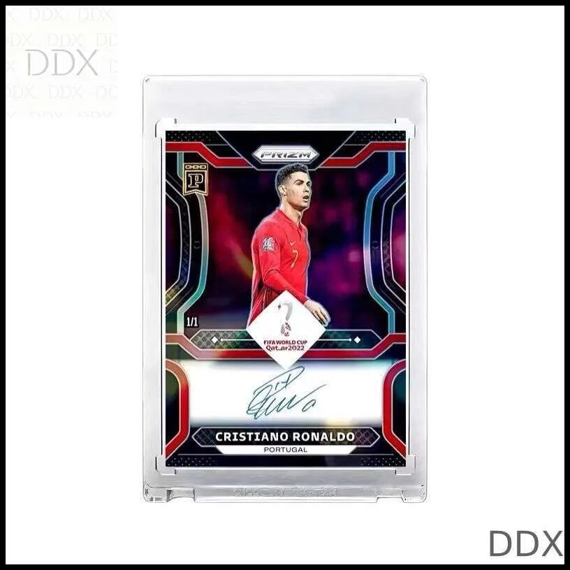 Карточка игрока FIFA World Cup Qualifiers 2022 Cristiano Ronaldo (Португалия) автографная карточка 1/1 Certified Autograph Issue - Карта с автографом Криштиану Роналду (Реал Мадрид)