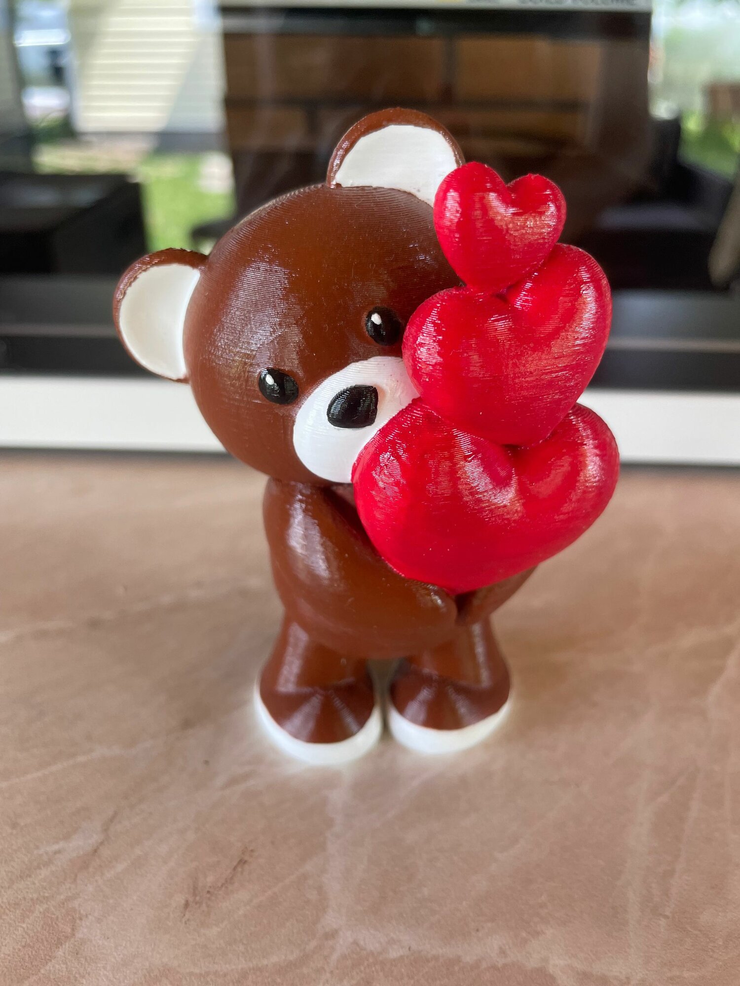 Фигурка "Медведь с сердцем", 10 см, коричнево-красная, пластик