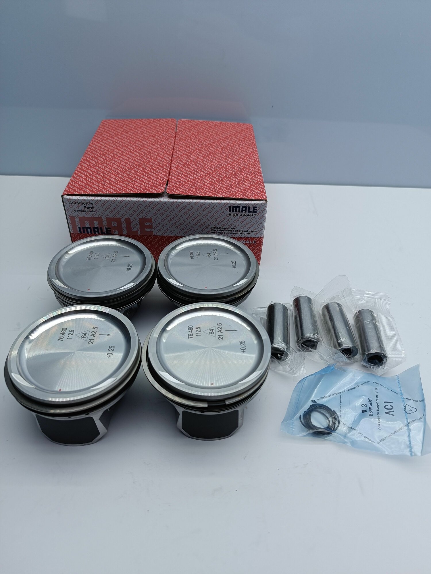 Комплект новых ремонтных (+0.25) поршней VW VAG EA111 1.6 CFN IMALE/IMLENG I01001071 036107065ET