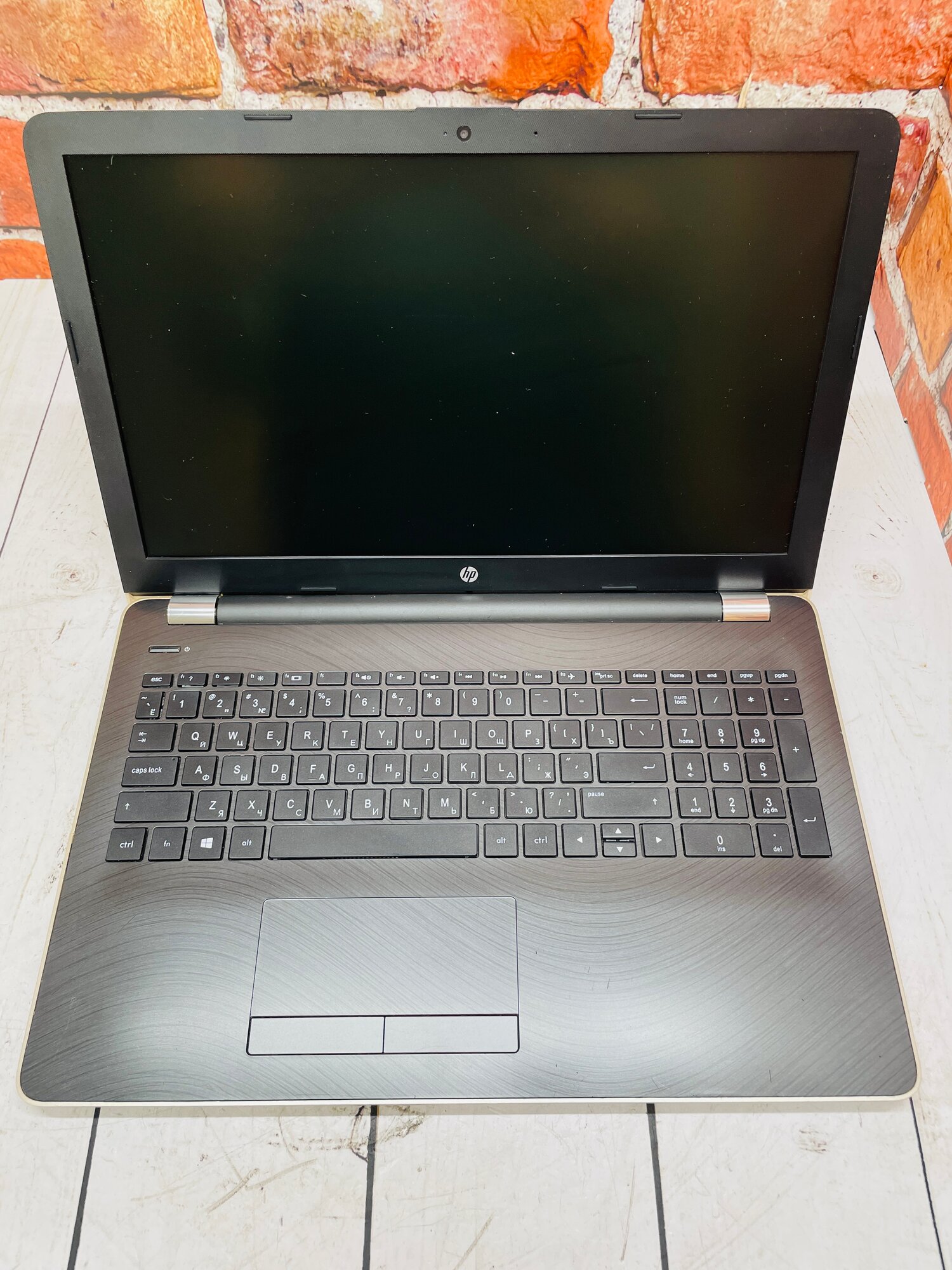 Игровой ноутбук 15,6, HP 15-bs508ur, Intel Core i3 6006U, 4 Gb DDR4, 500 Gb HDD, Radeon R5 m330