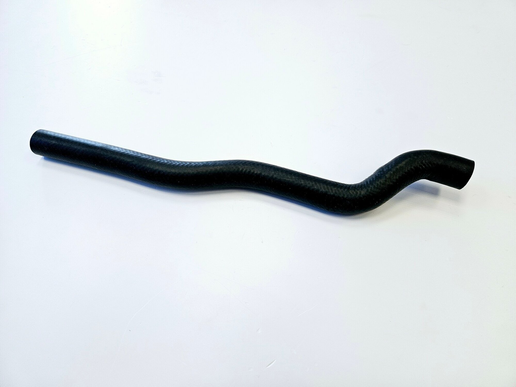 Шланг (патрубок) EPDM возвратный DAEWOO DGB 250-300 MSC/200-250 MCF (арт. 3313211400)
