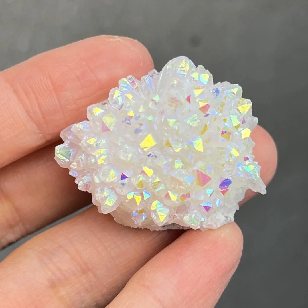 Радужный кварцевый геод Angel Aura, 30-45г