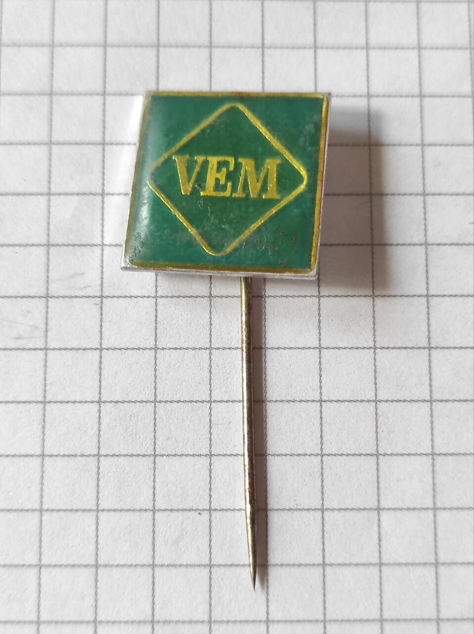 Коллекционный значок «Vem»