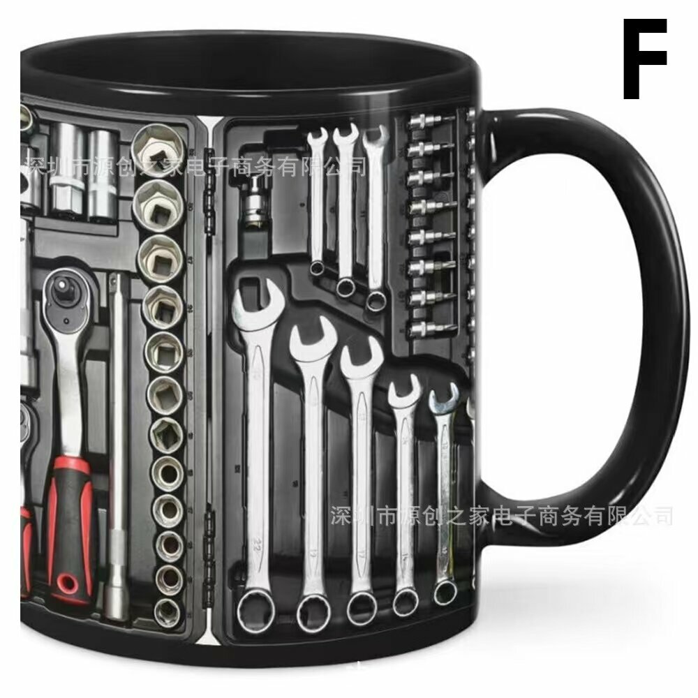 Керамическая кофейная кружка с дизайном «Toolbox Design» — 350-400 мл, черная ручка, идеальный подарок для мастеров и любителей рукоделия, 8 x 9,5 см