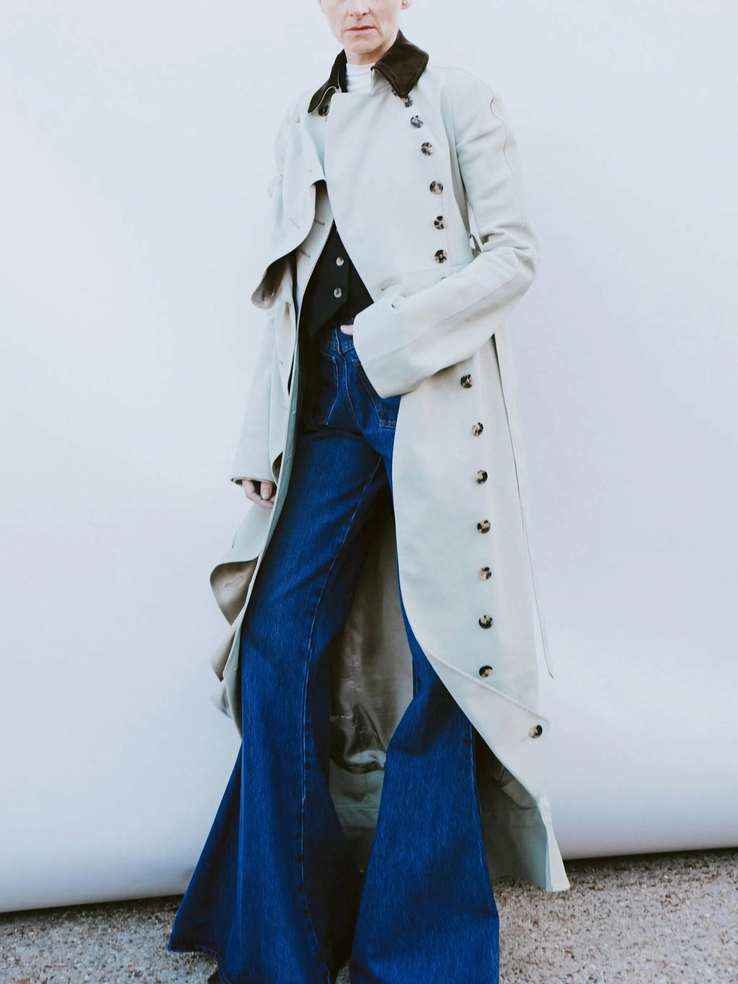 Плащ A.W.A.K.E.MODE Ruffled trench coat, размер 40 — фото 1