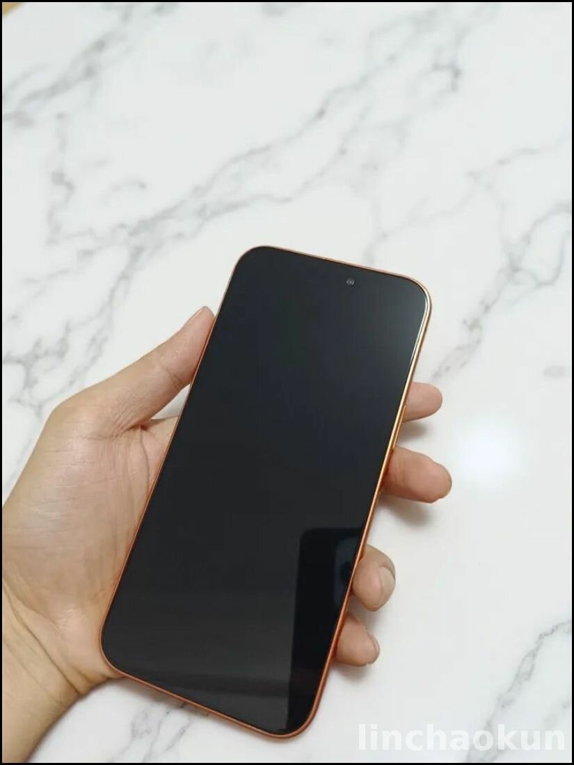 Муляж iPhone 17 Pro Max темно — фото 1
