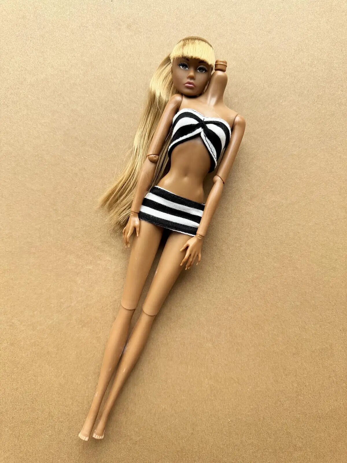 Кукла 1/6 в черном купальнике, бежевая кожа, doll 9