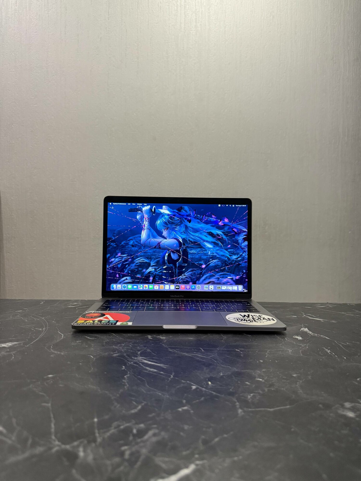 13.3" Ноутбук MacBook Pro 13 2017, 2560×1600, Intel Core i5 2.3 ГГц,16ГБ/256 ГБ, Intel Iris Plus Graphics 640, MacOS